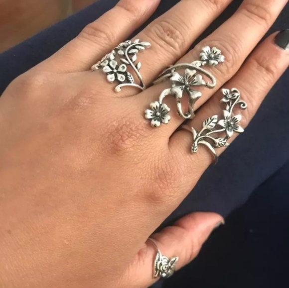 Jewelry | Nwot Flower Ring Set 4 Ring | Poshmark